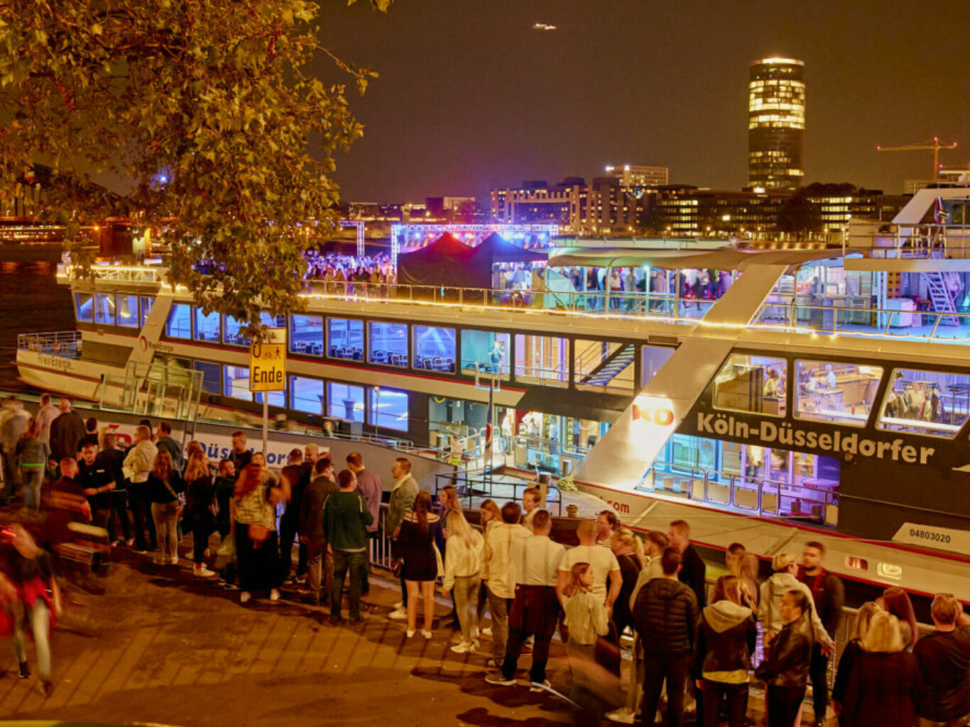 Mal so richtig auf einem Partyschiff feiern | Tolle Partyschiffe ...